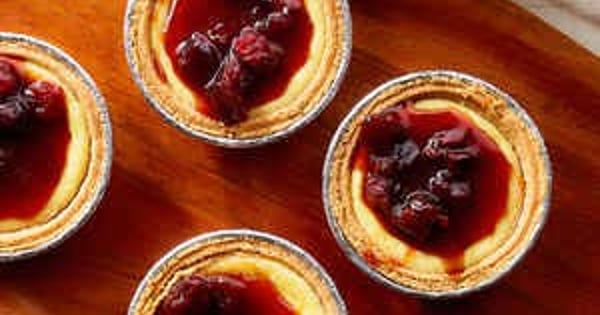 Cherry Cheesecakes with Graham Cracker Crust Recipe - Flyers Online