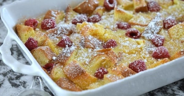 Lemon Raspberry Bread Pudding Recipe - Flyers Online