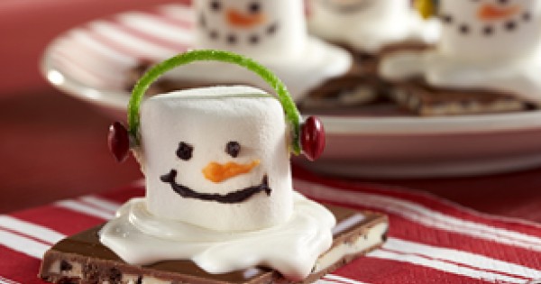 OREO Chocolate Candy Bar Melting Snowmen Recipe - Flyers Online